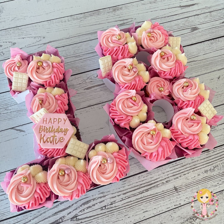 Cupcakes and cupcake boards - Cupcakes by Gillian